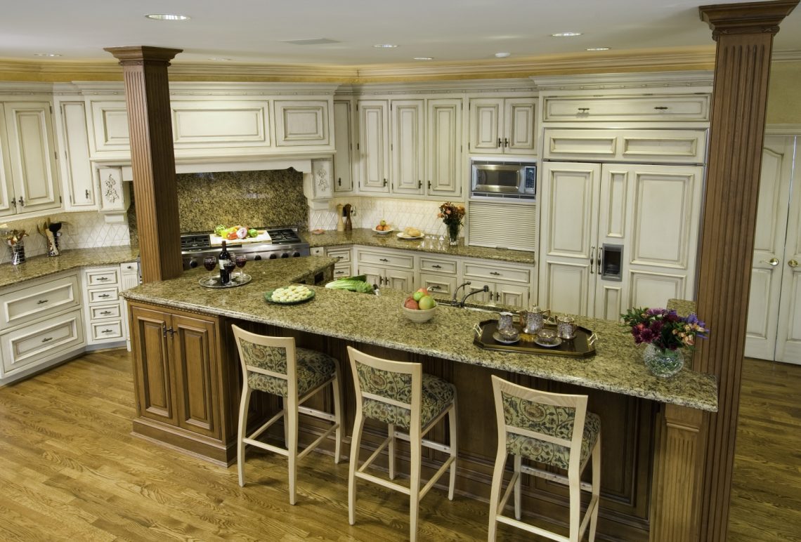 12 Tips For Decorating Your Kitchen In Western Style | VZ Collective